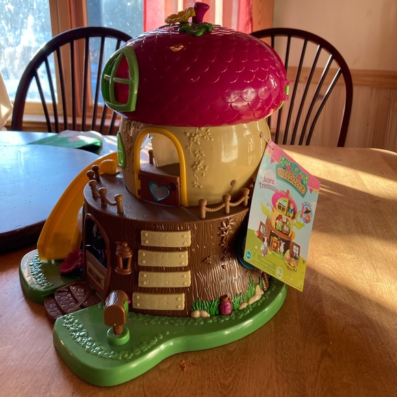 Li'l Woodzeez treehouse | Toys | Lil Woodzeez Acorn Treehouse | Poshmark